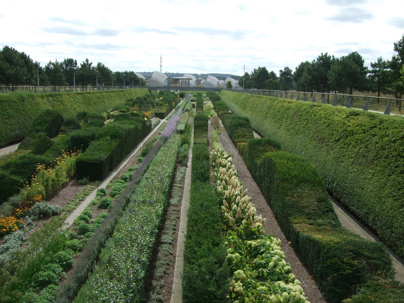 PLANEAMIENTO DE PARQUES PARA EL SIGLO XXI – Jardines sin fronteras