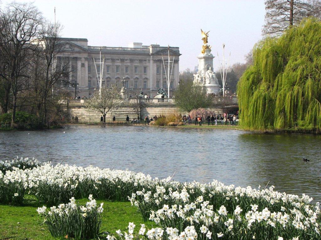 EUROPA.-LA VUELTA AL MUNDO EN 885 JARDINES.- INGLESES.-LONDRES.-ST ...