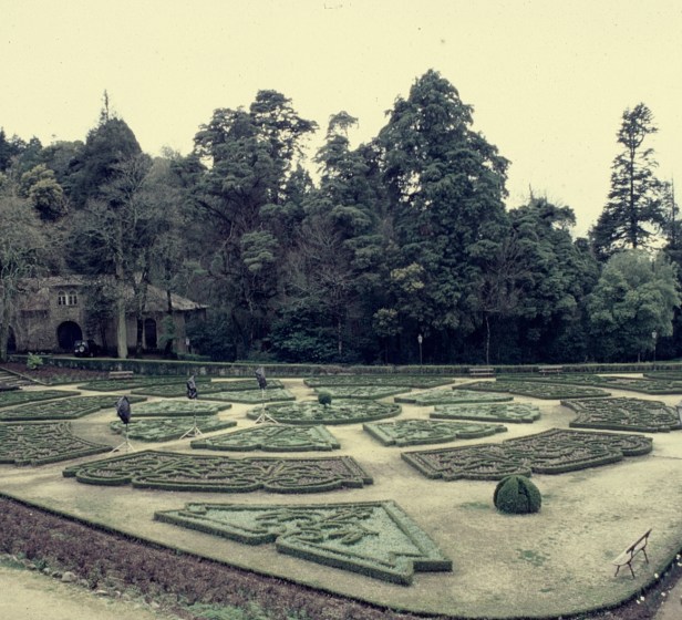 PORTUGAL.-MATA DO BUÇACO – Jardines sin fronteras